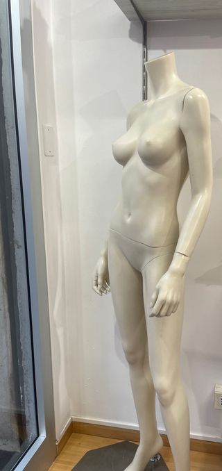 Manichino donna con base