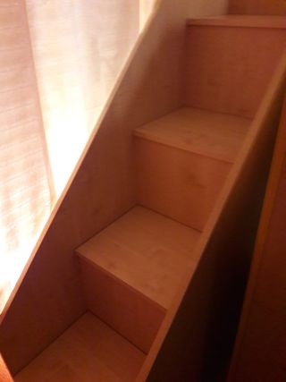 VENDO PEZZI STANZETTA NUOVI E DI QUALITÀ.