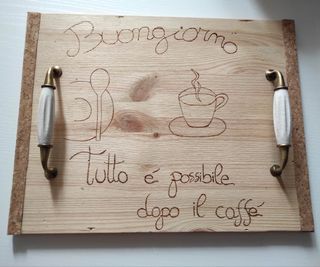 Vassoio in legno fatto a mano 