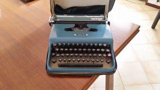 Olivetti Lettera 22 funzionante con custodia