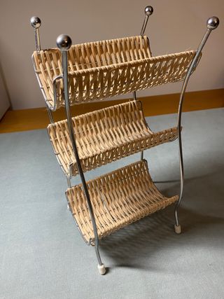 Portabottiglie in metallo e legno 