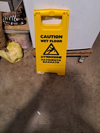 set 3 triangoli pavimento bagnato 