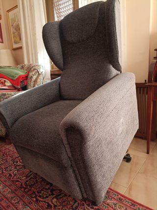 poltrona alzapersone motorizzata e reclinabile