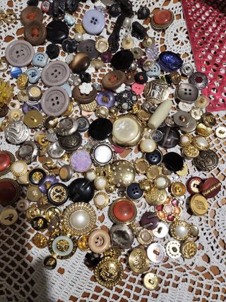 bottoni di vario tipo 