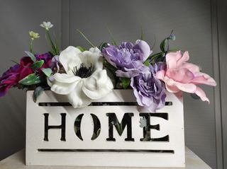 Scatola con fiori shabby stile 