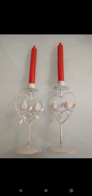 Coppia porta candele a forma di cuore.