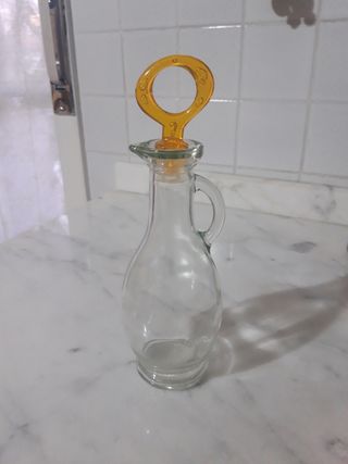 Bottiglia 250 ml con tappo ermetico x olio/aceto.