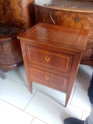 Comoncino stile luigi XVI