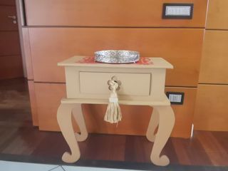 tavolino design in cartone rigido 