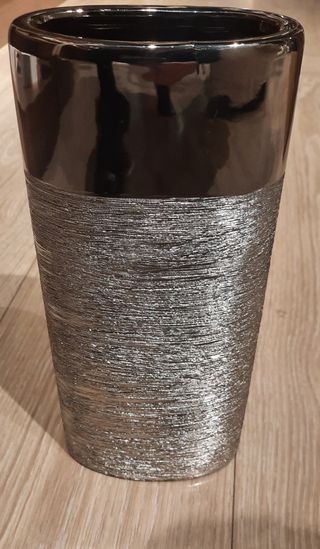 Vaso argento e grigio scuro