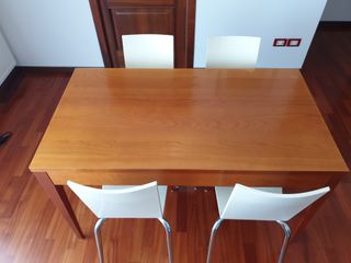 Tavolo con sedie