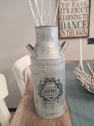 brocca vintage in metallo 