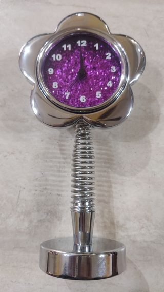 Orologio sveglia da tavolo o scrivania