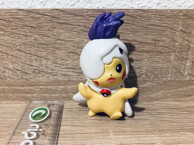 Pikachu Disfrazado Como De Gallina POKEMON de segunda mano por 3 EUR en ...