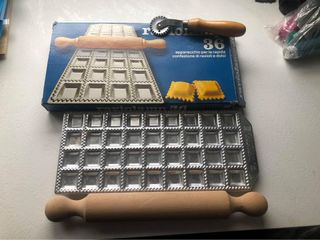 Stampo agnolotti con mattarello e rotella zig zag