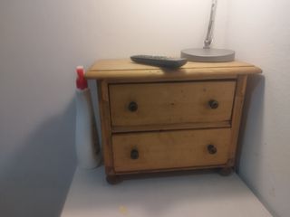 piccolo mobiletto antico 