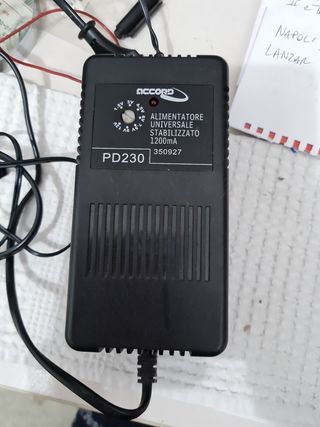 PD230 alimentatore universale 1200mA