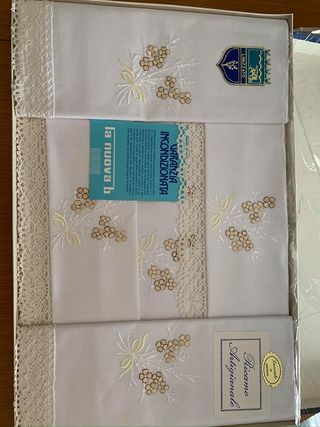 Completo letto ricamato a mano 