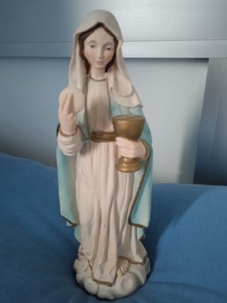 statua della Madonna perfettamente nuova.