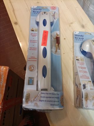 2 HANDY  GRASP  tutti e due a 20euro