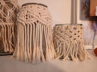 Vaso in vetro e macrame. 