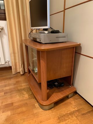 Mobile porta TV con anta con ruote