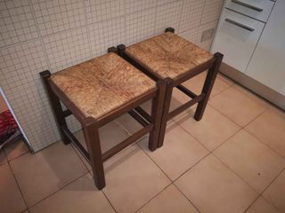 2 Sgabelli Rustici In Paglia