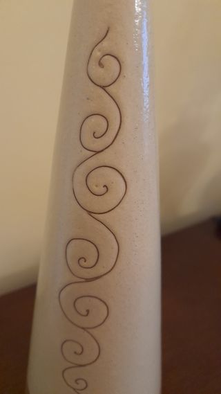 vasetto a forma di  trullo stilizzato 