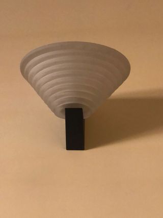 Appliqués in vetro satinato e supporto nero 