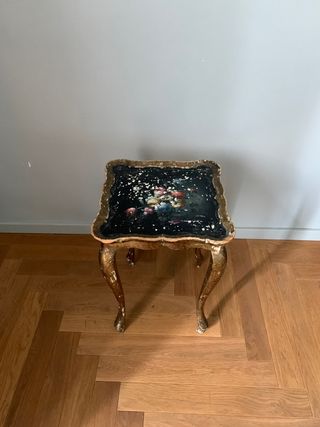 Tavolino dorato con dipinto natura fiori 