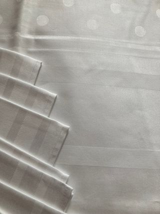 Tovaglia bianca da 8 + tovaglioli 100% cotone