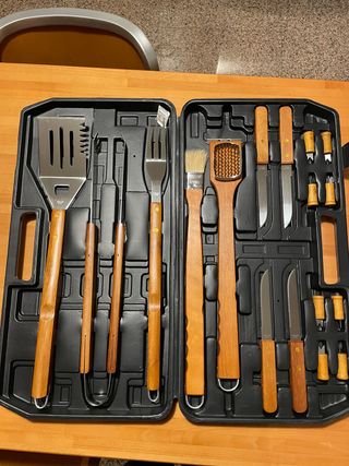 Set di strumenti per il barbecue 