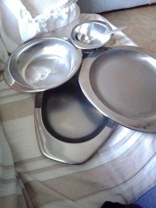 set di vassoi con mestolo in acciaio inox