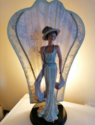 Vintage lampada con lady e paravento 