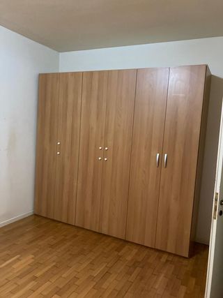 Armadio moderno a 6 ante.