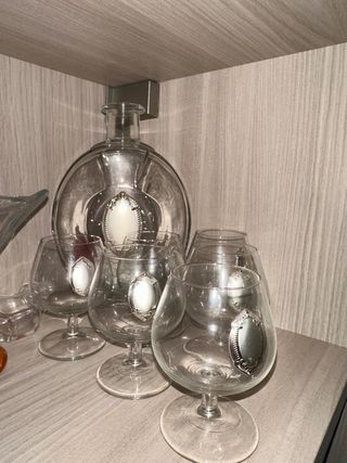 set Bicchierini più bottiglia per liquori