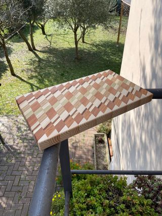 Tagliere battilarda in legno artigianale a scacchi