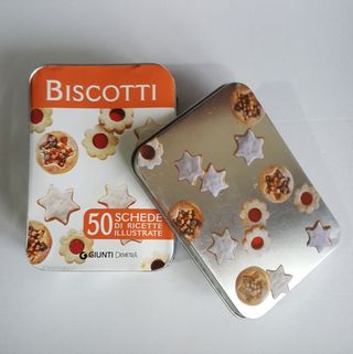 Scatola con 50 ricette illustrate cm.10x14.5