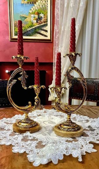 Antica coppia di candelabri in ottone a due fiamme