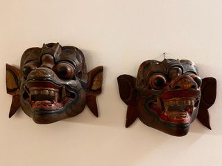 Coppia maschere tradizionali indonesiane Bali