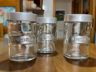 Nr. 3 contenitori x spezie.