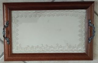 Vassoio in legno con manici in peltro