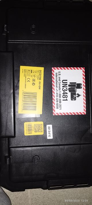 trapano avvitatore a percussione DEWALT DCD796 D2