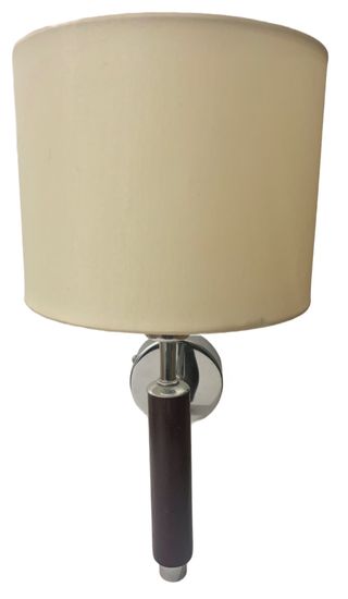 Lampada da parete cromo e noce con paralume bianco