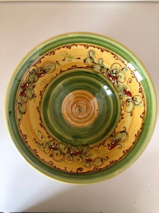 Ciotola in ceramica fatta a mano