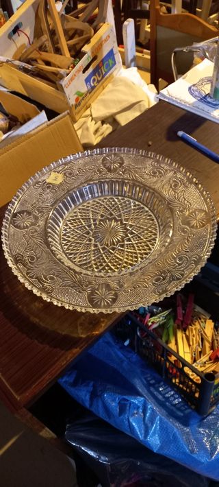 bel piatto grande in vetro lavorato euro 9 