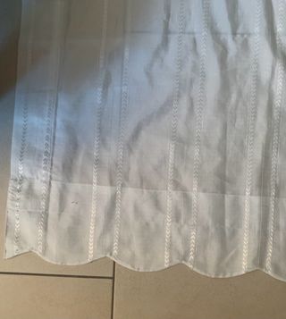 Tenda bianca a pacchetto