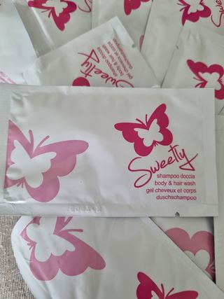 Lotto 100 pezzi bagnoschiuma monodose 