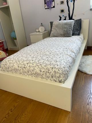 Letto singolo 90x200 Malm Ikea+rete+mater+comodino