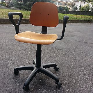 Sedia in faggio con seduta e schienale regolabili 